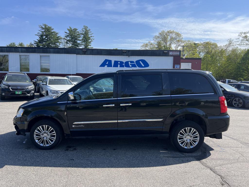 Salvage 2015 Chrysler Town & Country | Argo Cycles & Auto